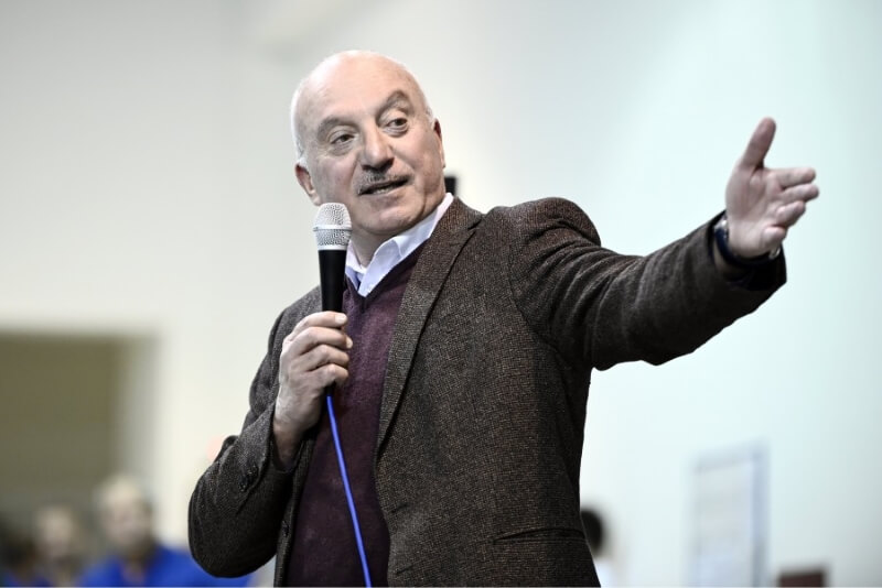 Γιαννόπουλος: «Τα πολλά χαμόγελα μικρών παιδιών μας κάνουν ακόμα ...